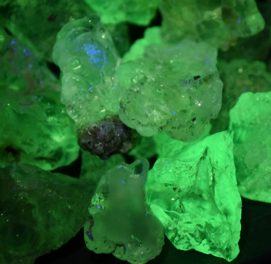 Fluorescent Hyalite Opal - BY THE GRAM - Clean Faceting Material ...